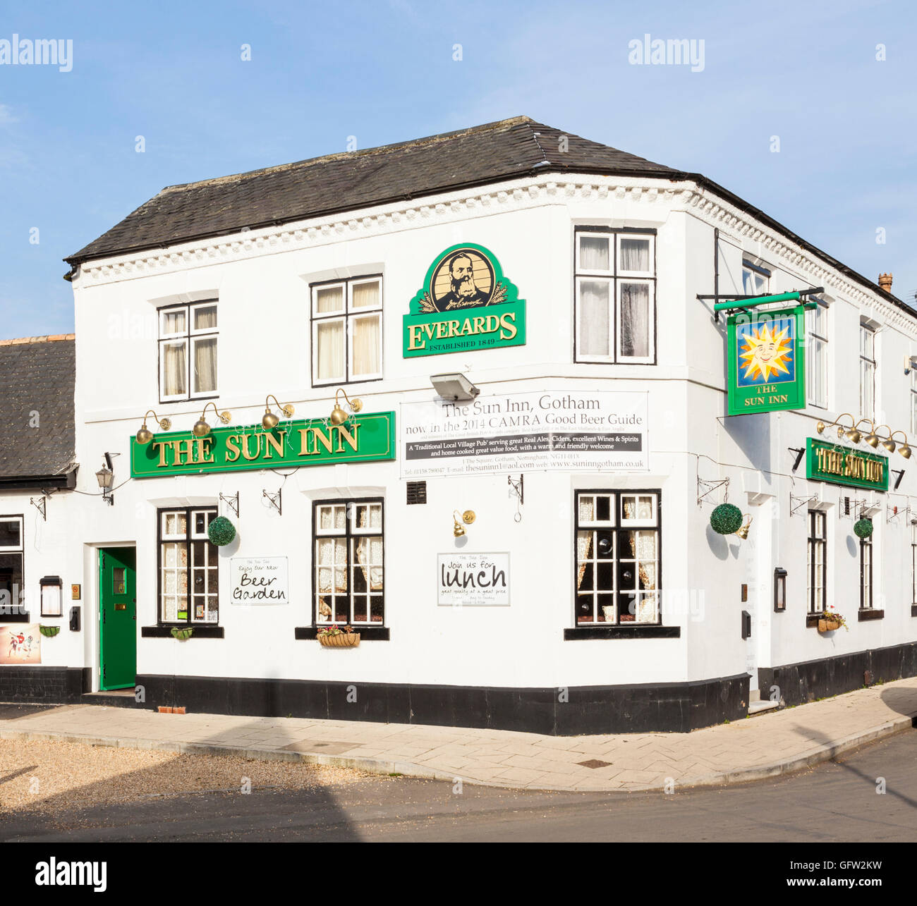 The sun inn pub hi-res stock photography and images - Alamy