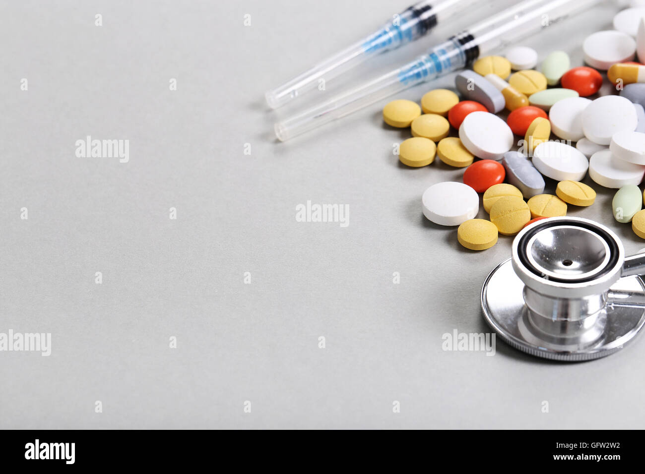 Close up stethoscope syringe pills hi-res stock photography and images ...