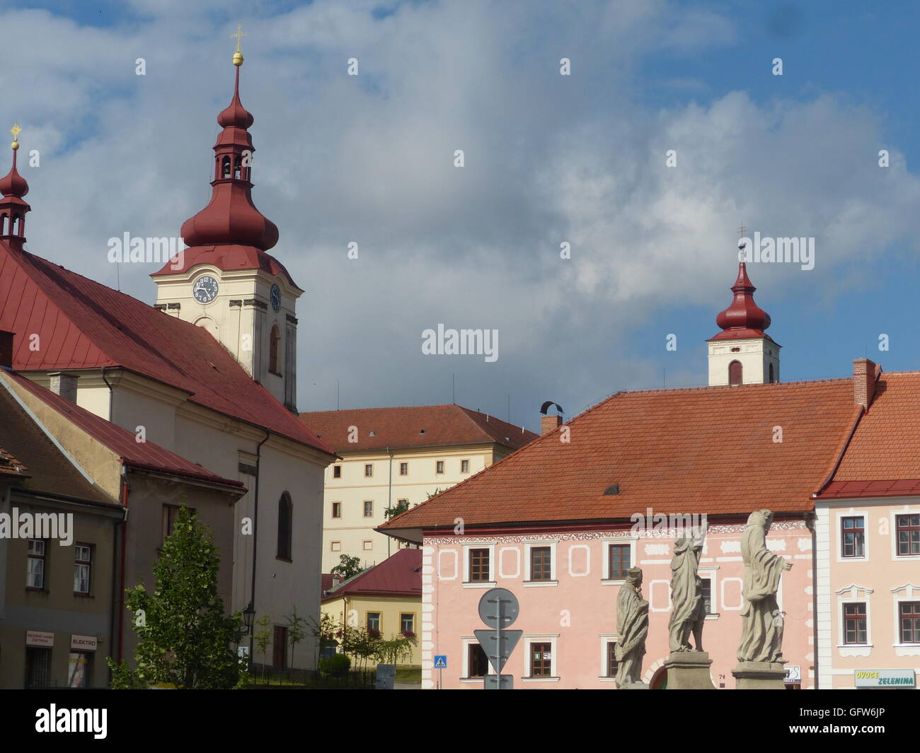 Baroque statues hi-res stock photography and images - Alamy