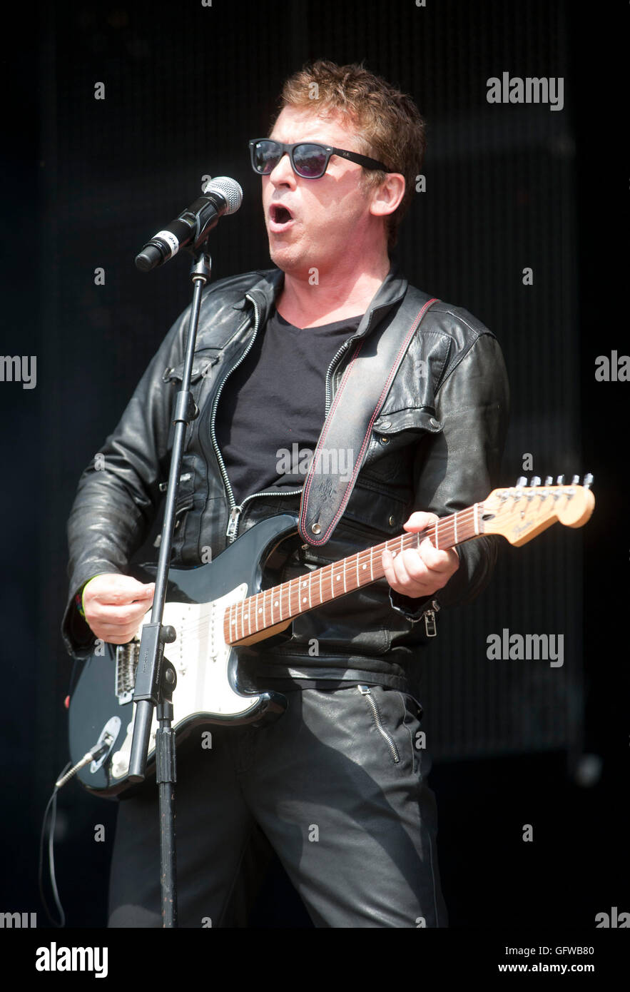 Eastenders actor shane richie hi-res stock photography and images - Alamy