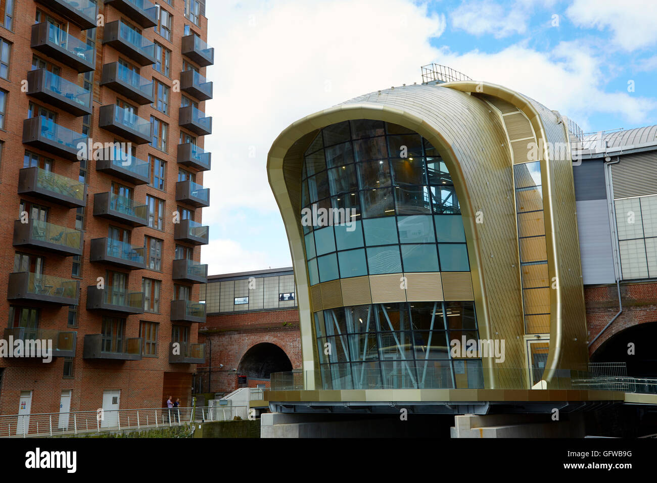 Leeds train station Southern Entrance Iconic entrance of gold-coloured ...