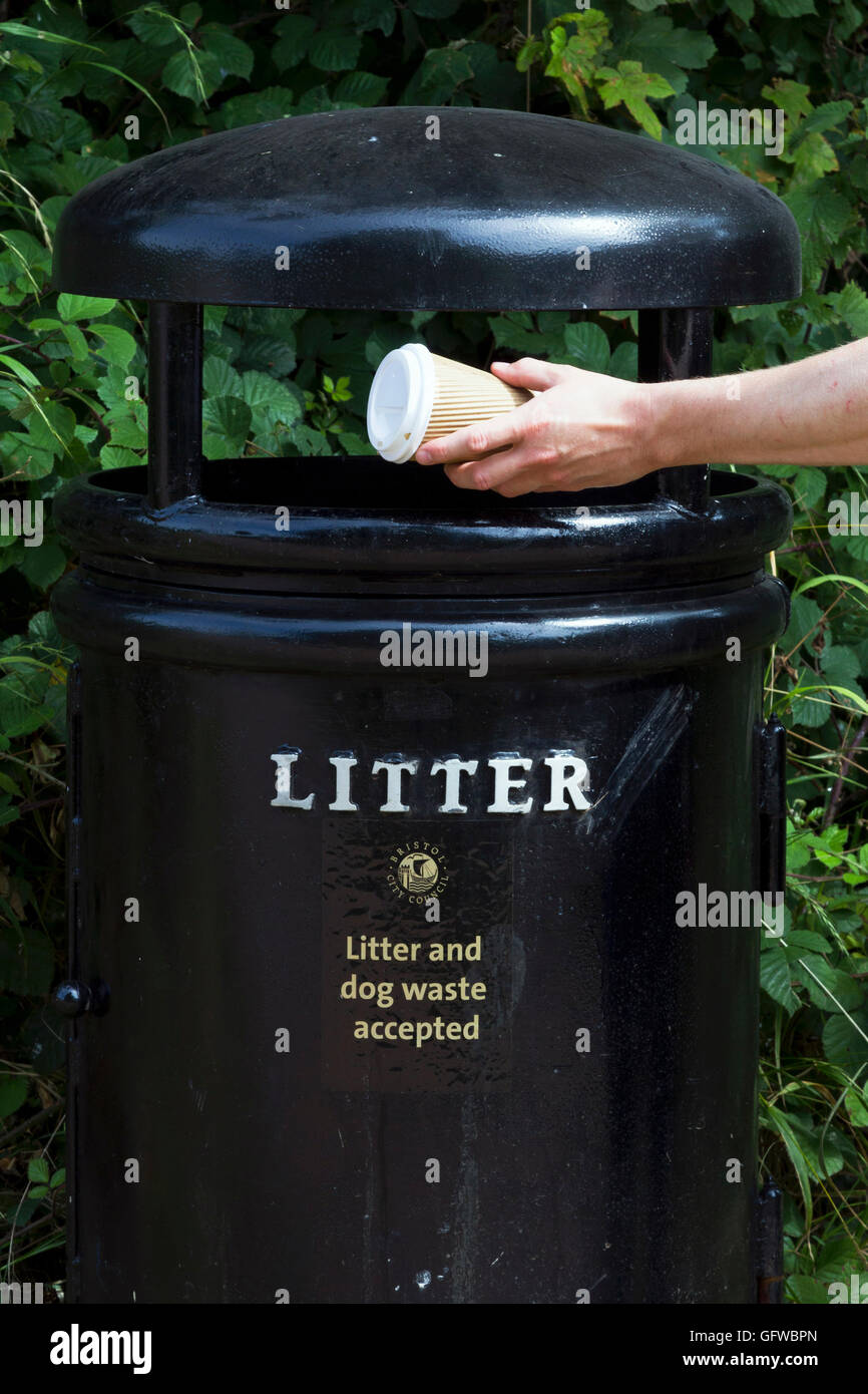Throwing litter bin hi-res stock photography and images - Alamy