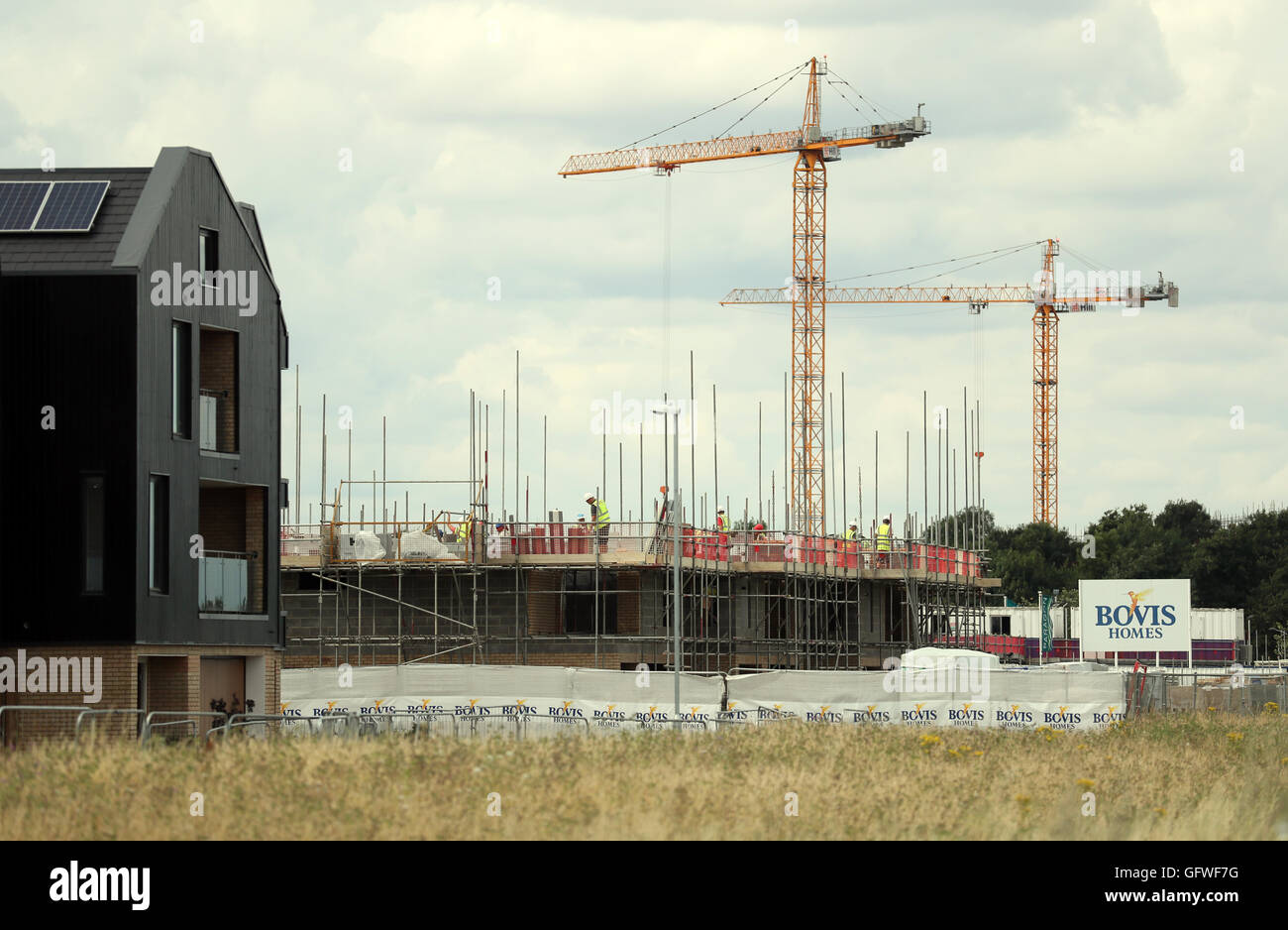 Bovis homes under construction at Trumpington in Cambridge Stock Photo ...