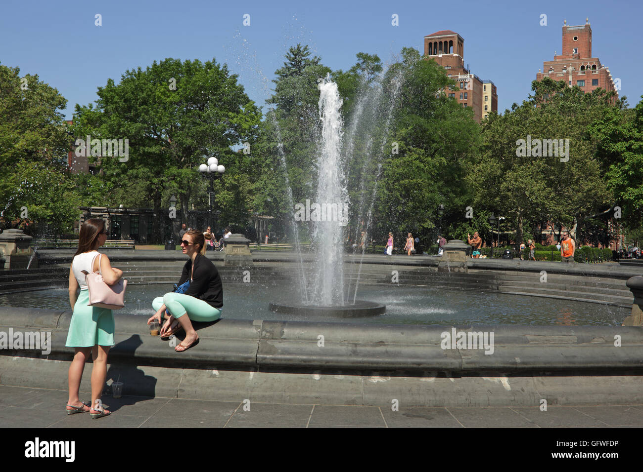 Washington water talking hi-res stock photography and images - Alamy