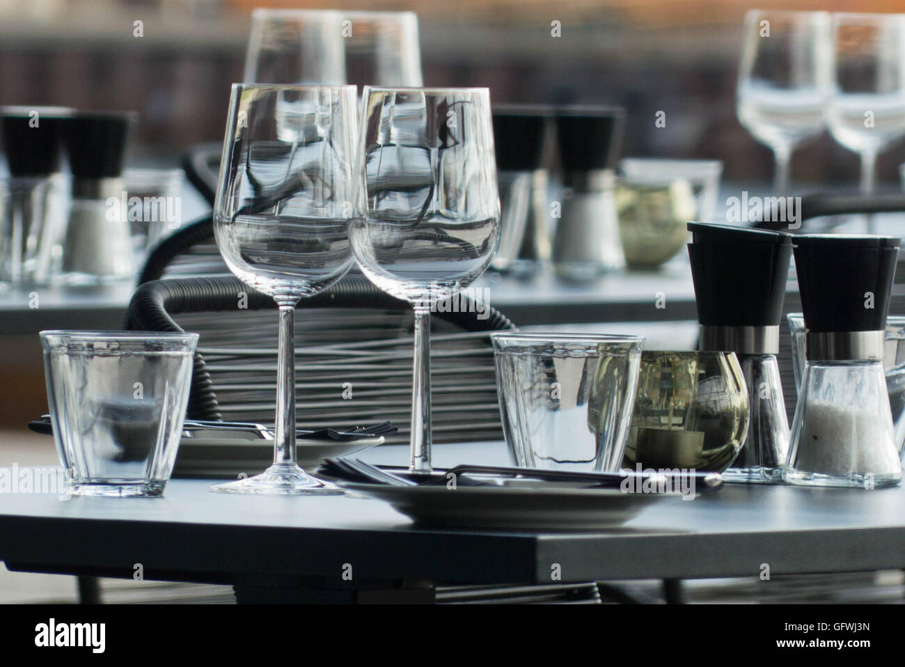 Restaurant prep table hi-res stock photography and images - Alamy