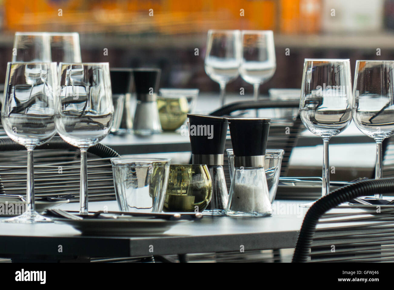 Restaurant prep table hi-res stock photography and images - Alamy