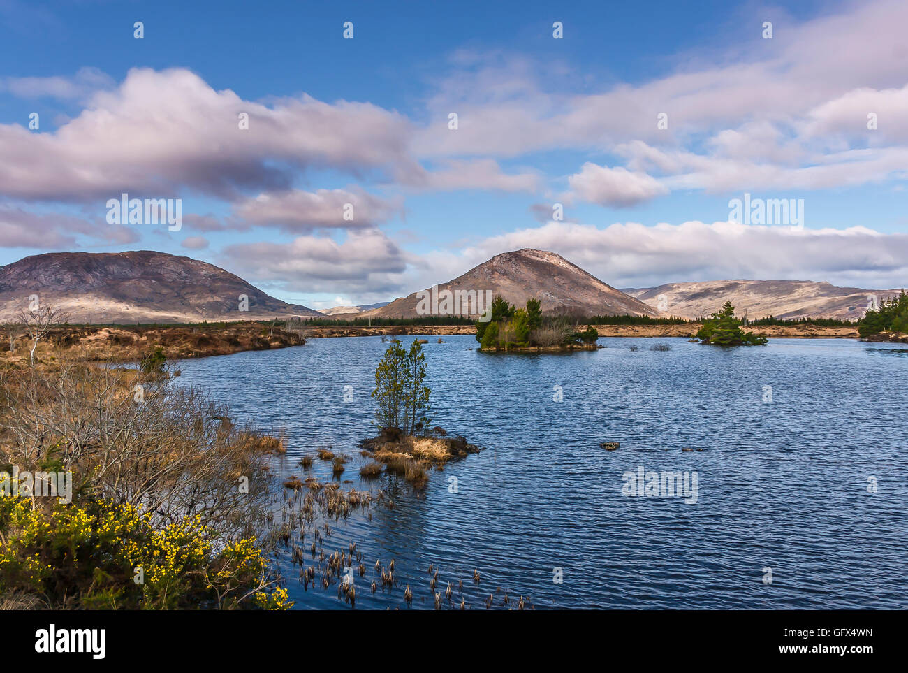 Landscape connemara in ireland hi-res stock photography and images - Alamy