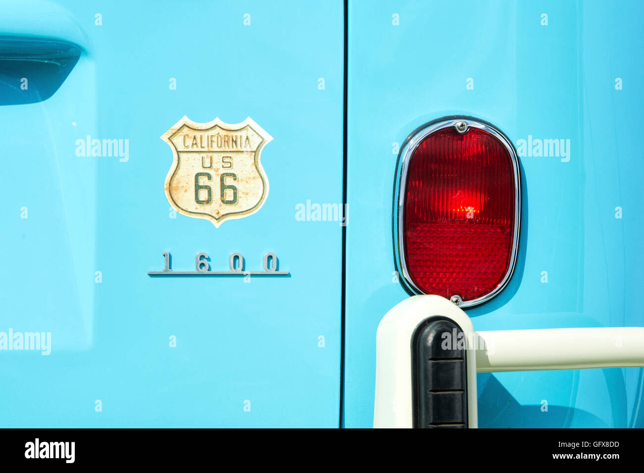 1965 Blue Split Screen Volkswagen camper van rear end Stock Photo - Alamy