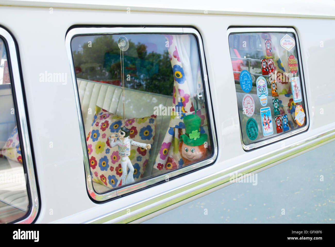 1967 VW Split Screen Volkswagen camper van windows with an Elvis window ...