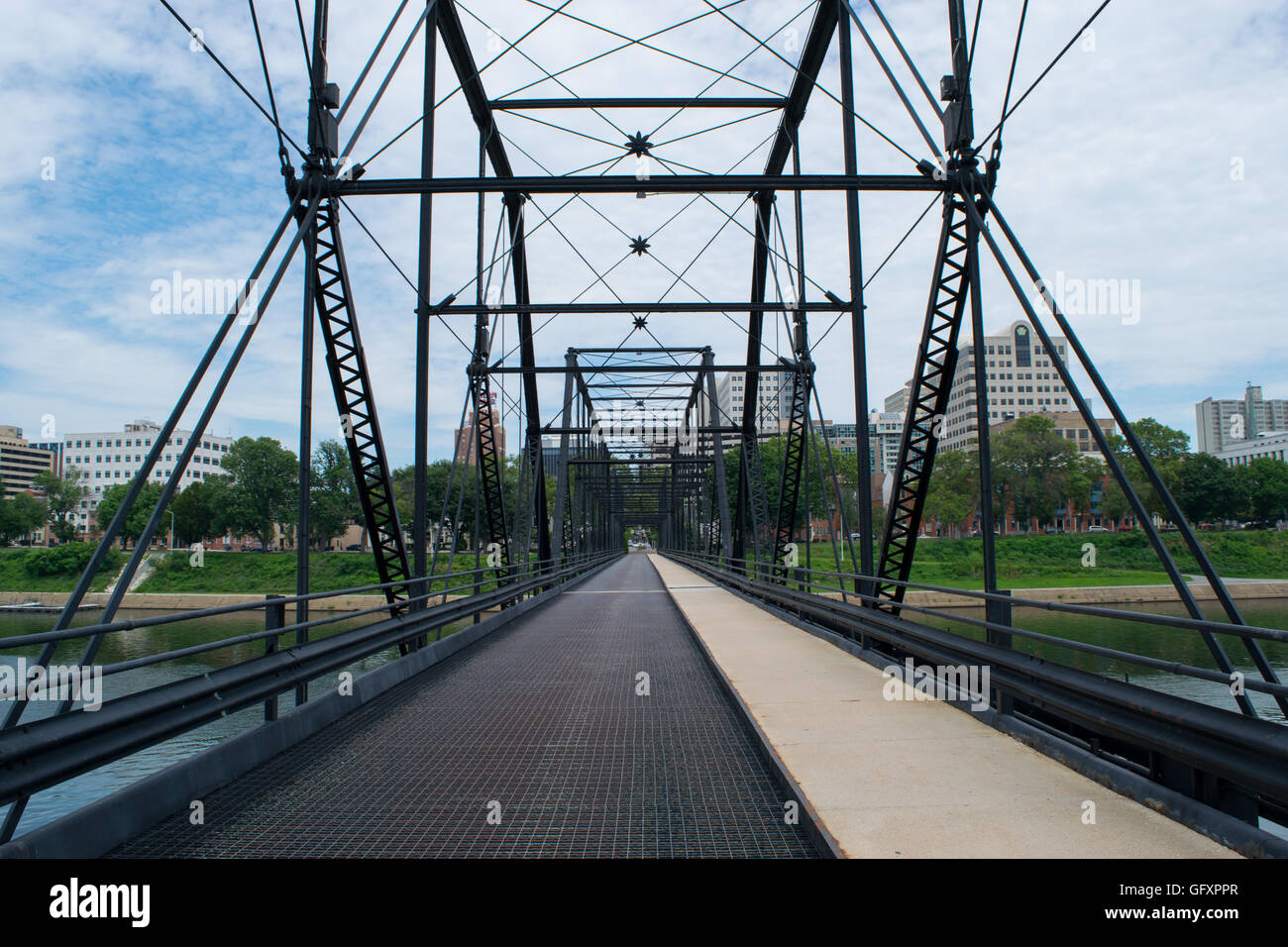 Walnut Street Bridge In Harrisburg, Pennsylvania Leading to City Island ...