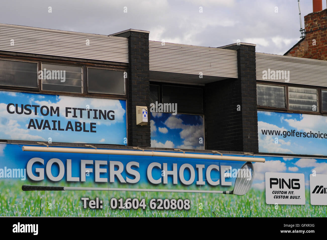 Golf store shop sign Stock Photo - Alamy