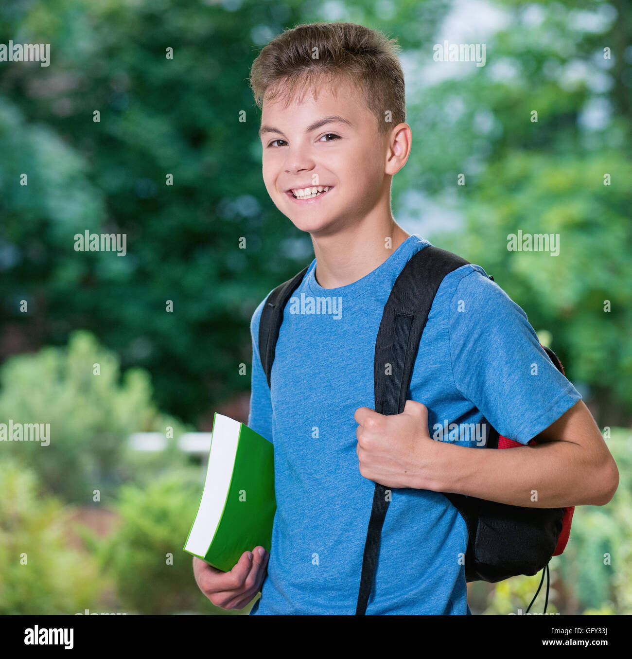 Boy back to school Stock Photo - Alamy