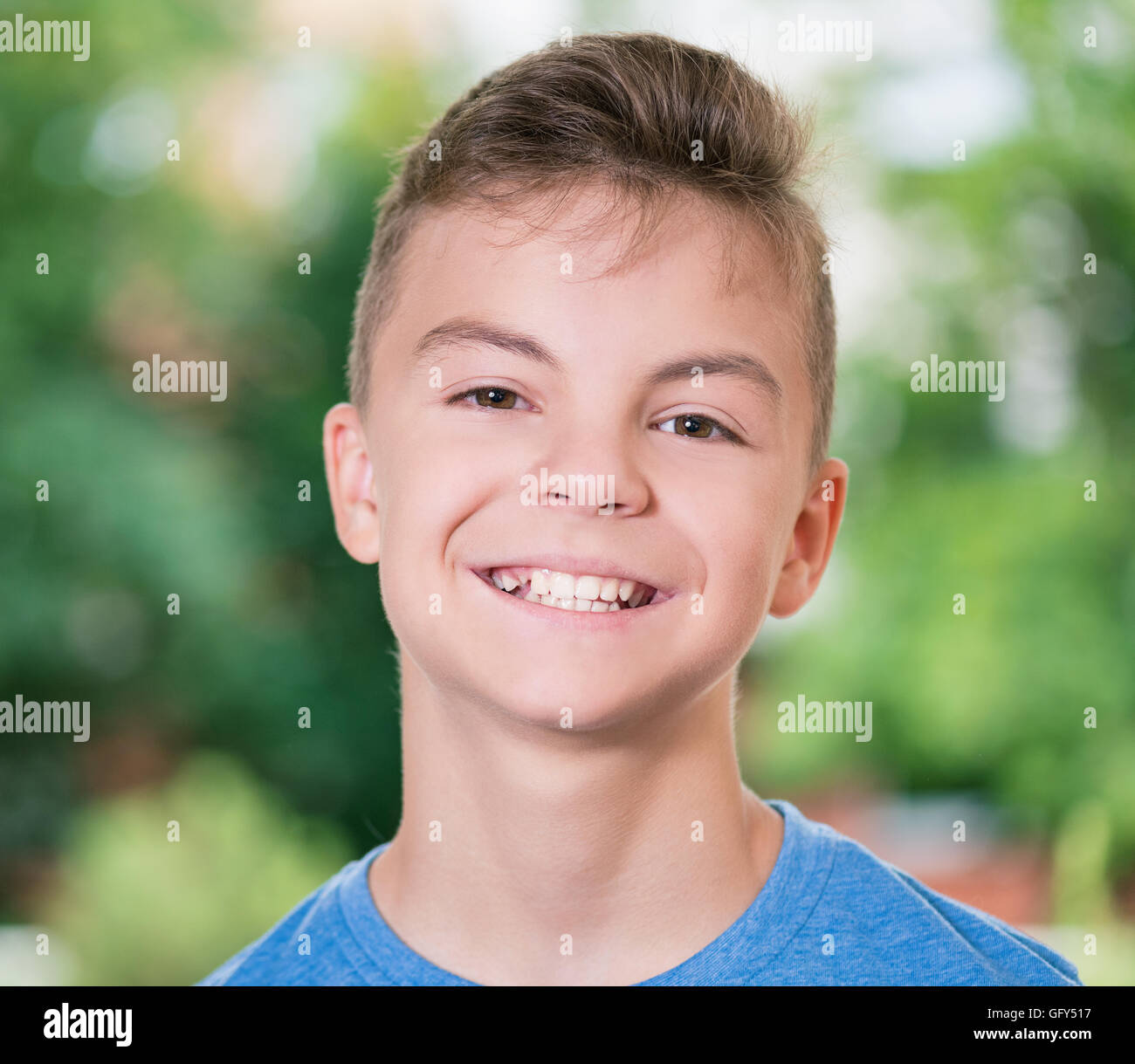 Portrait of teen boy Stock Photo - Alamy