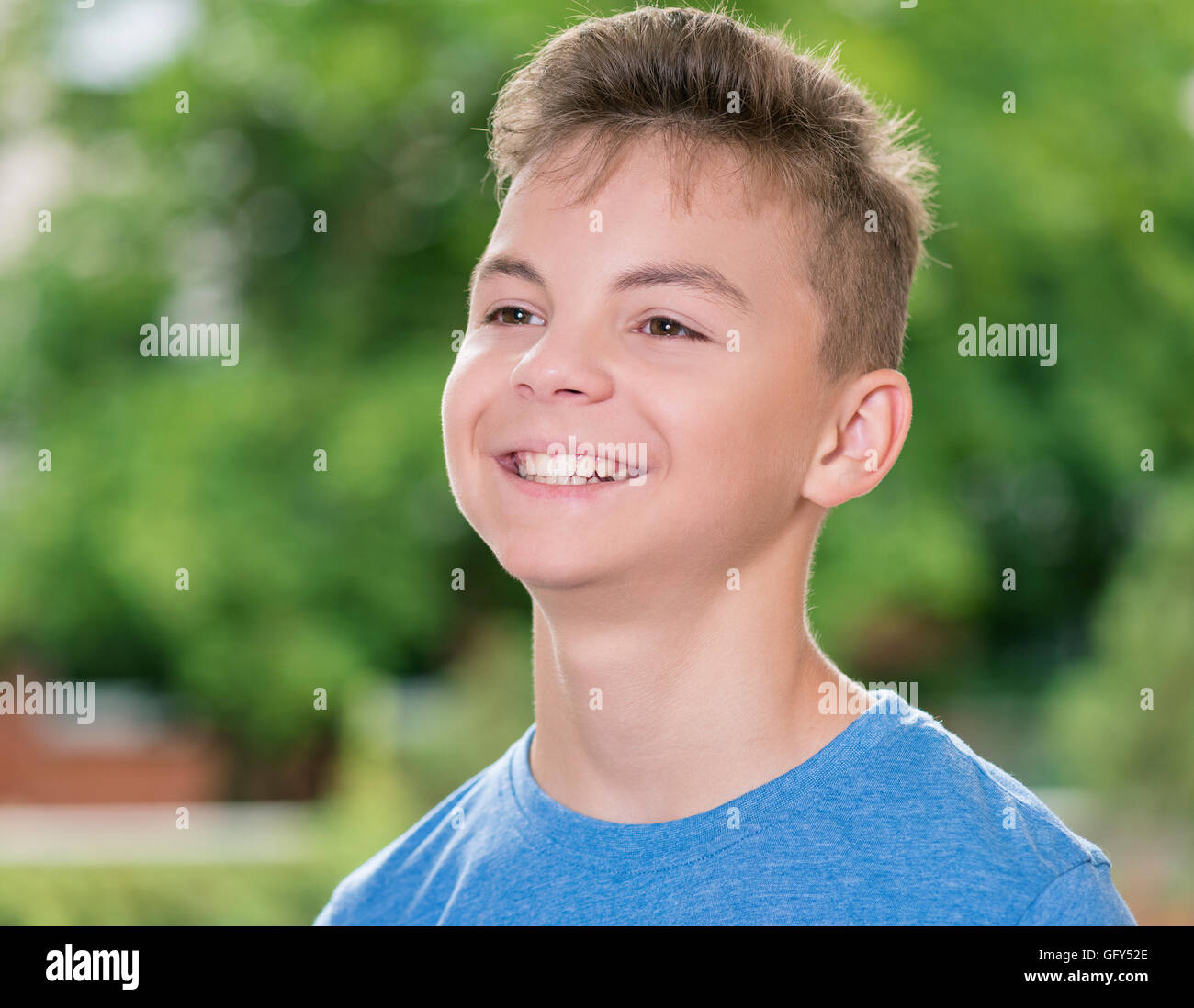 Boy teen portrait smile hi-res stock photography and images - Alamy