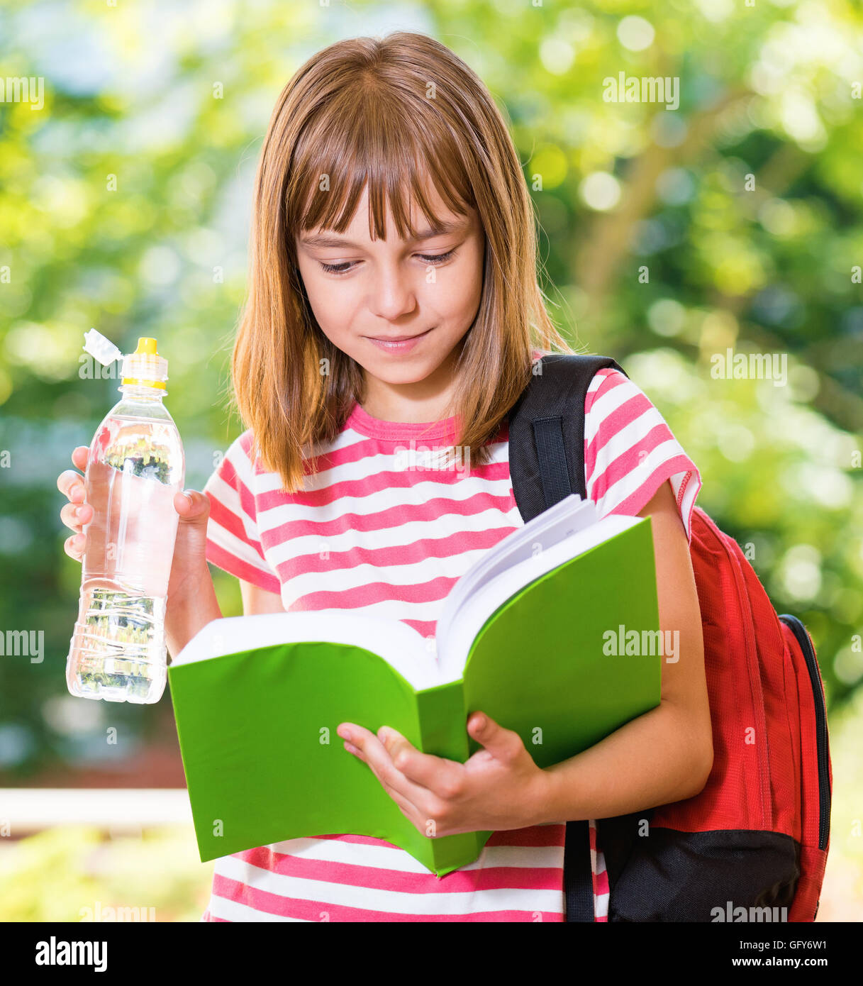 Girl back to school Stock Photo - Alamy