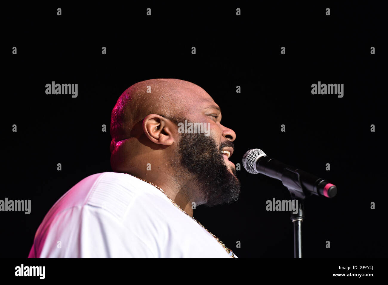 Portsmouth, VIRGINIA, USA. 31st July, 2016. RUBEN STUDDARD brings his ...
