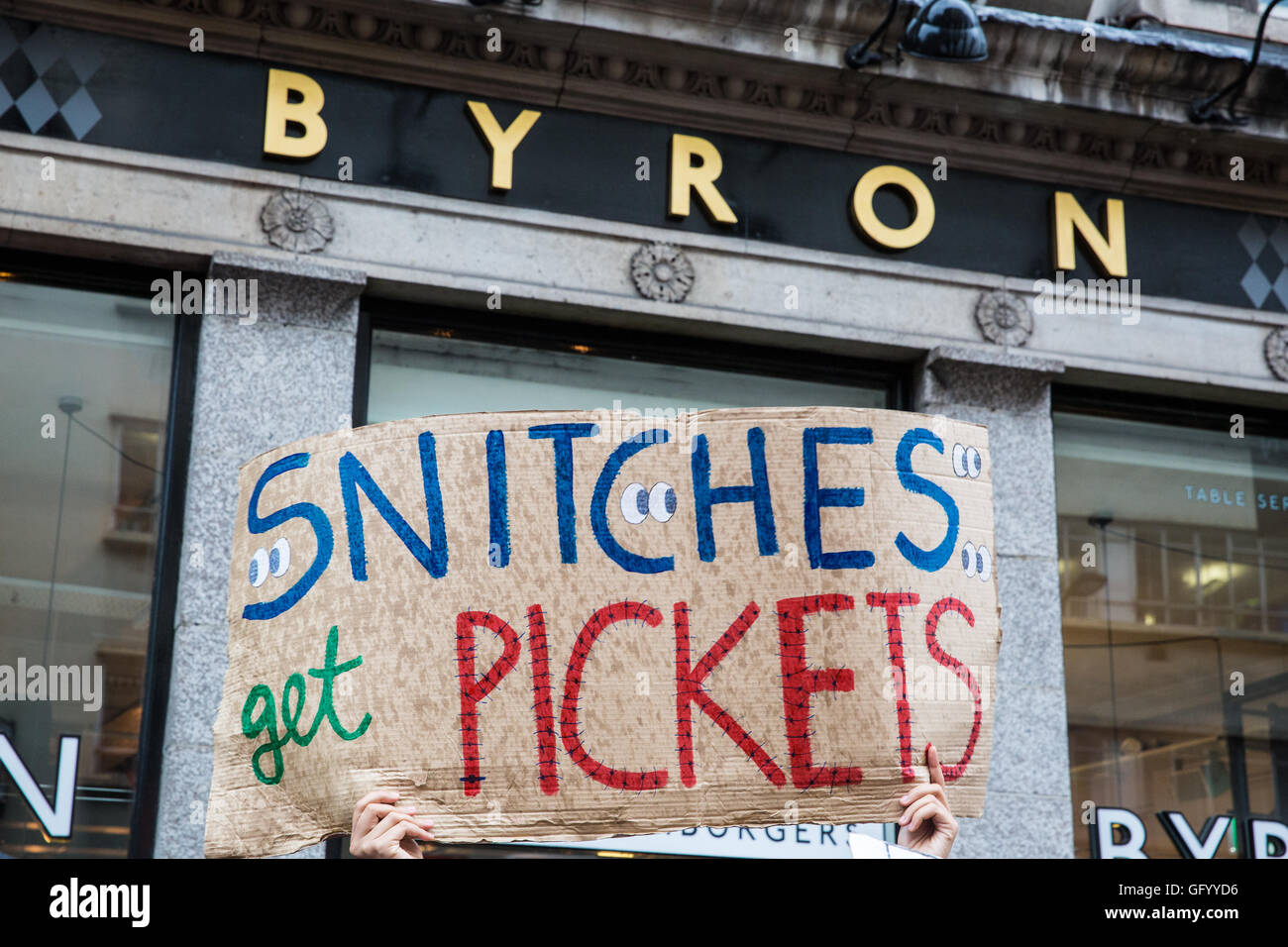 A sign outside a byron restaurant hi-res stock photography and images ...
