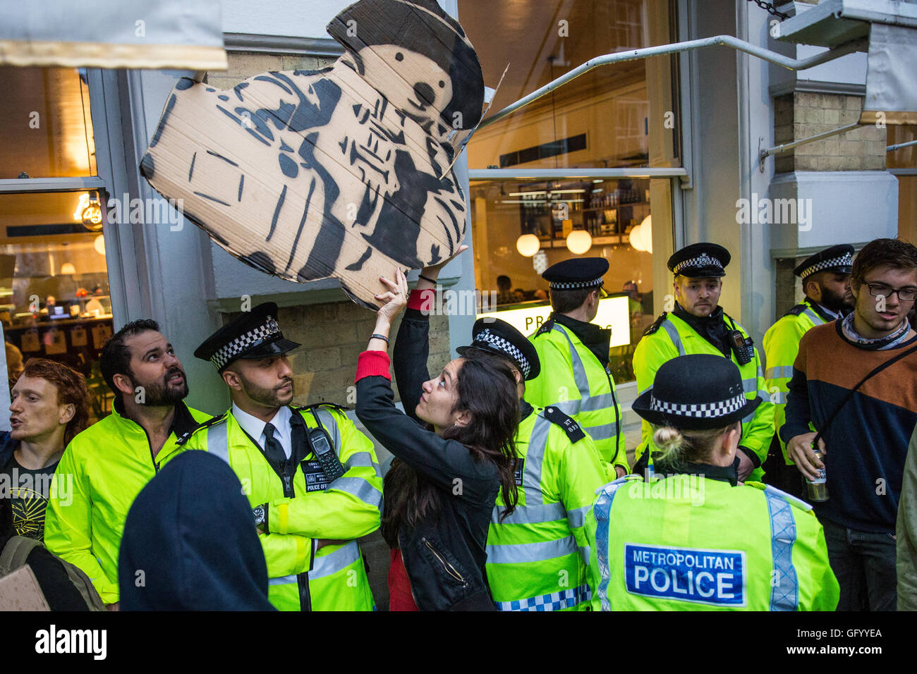 Byron covent garden hi-res stock photography and images - Alamy