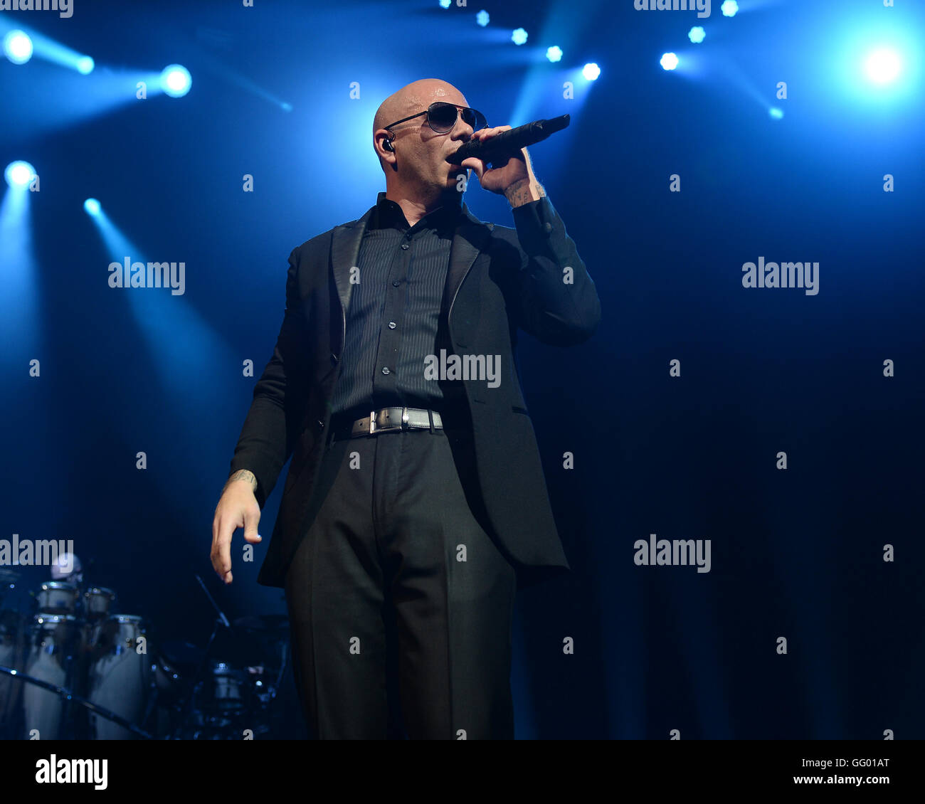 Pitbull singer hi-res stock photography and images - Alamy