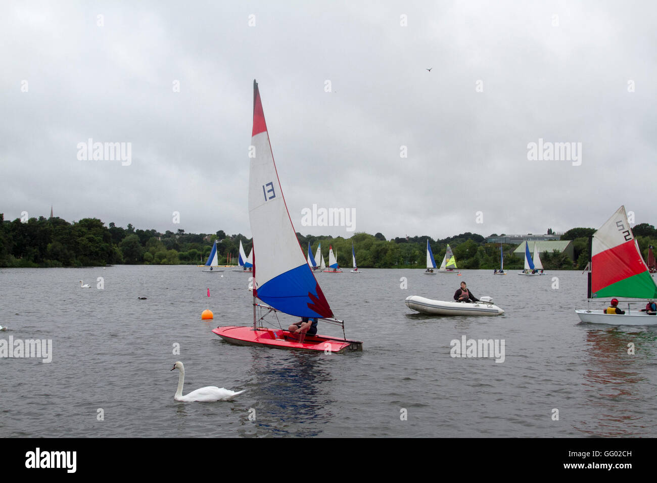 London,UK. 2nd August 2016. Sailing dinghies take to the water on ...