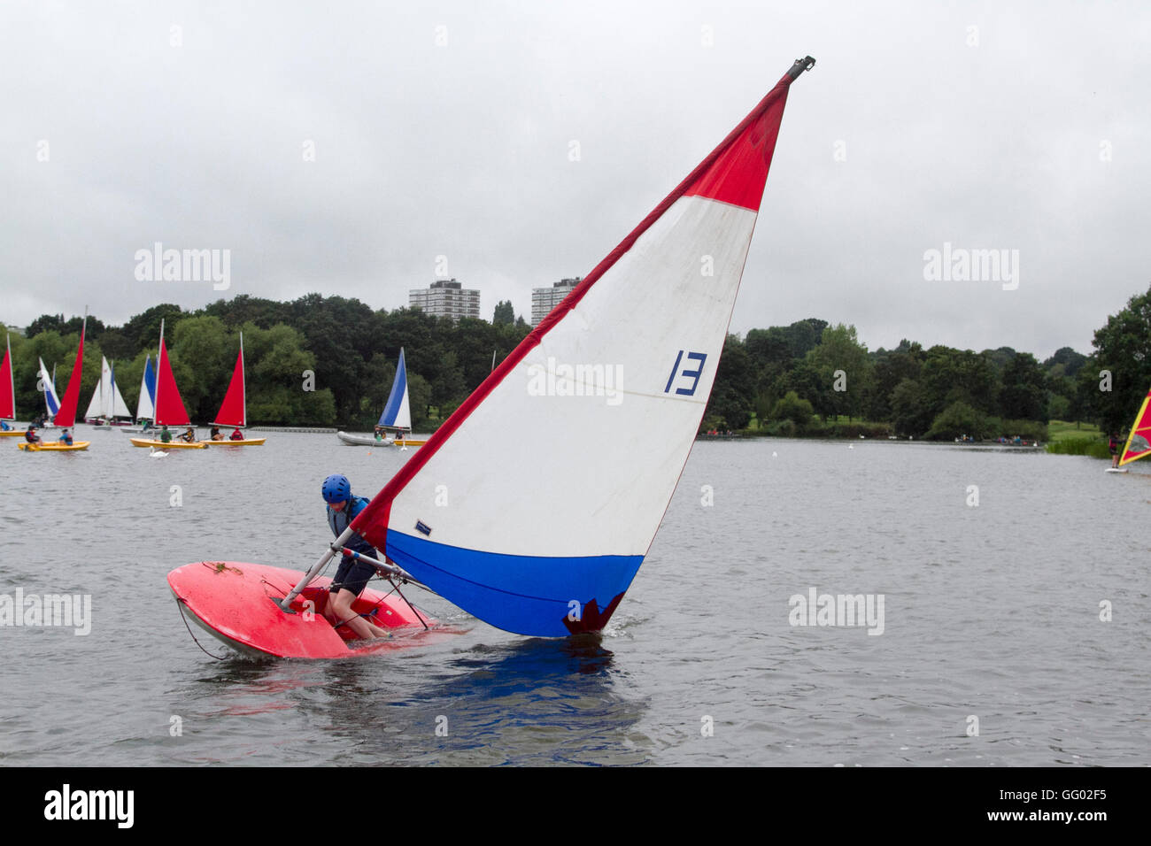 London,UK. 2nd August 2016. Sailing dinghies take to the water on ...