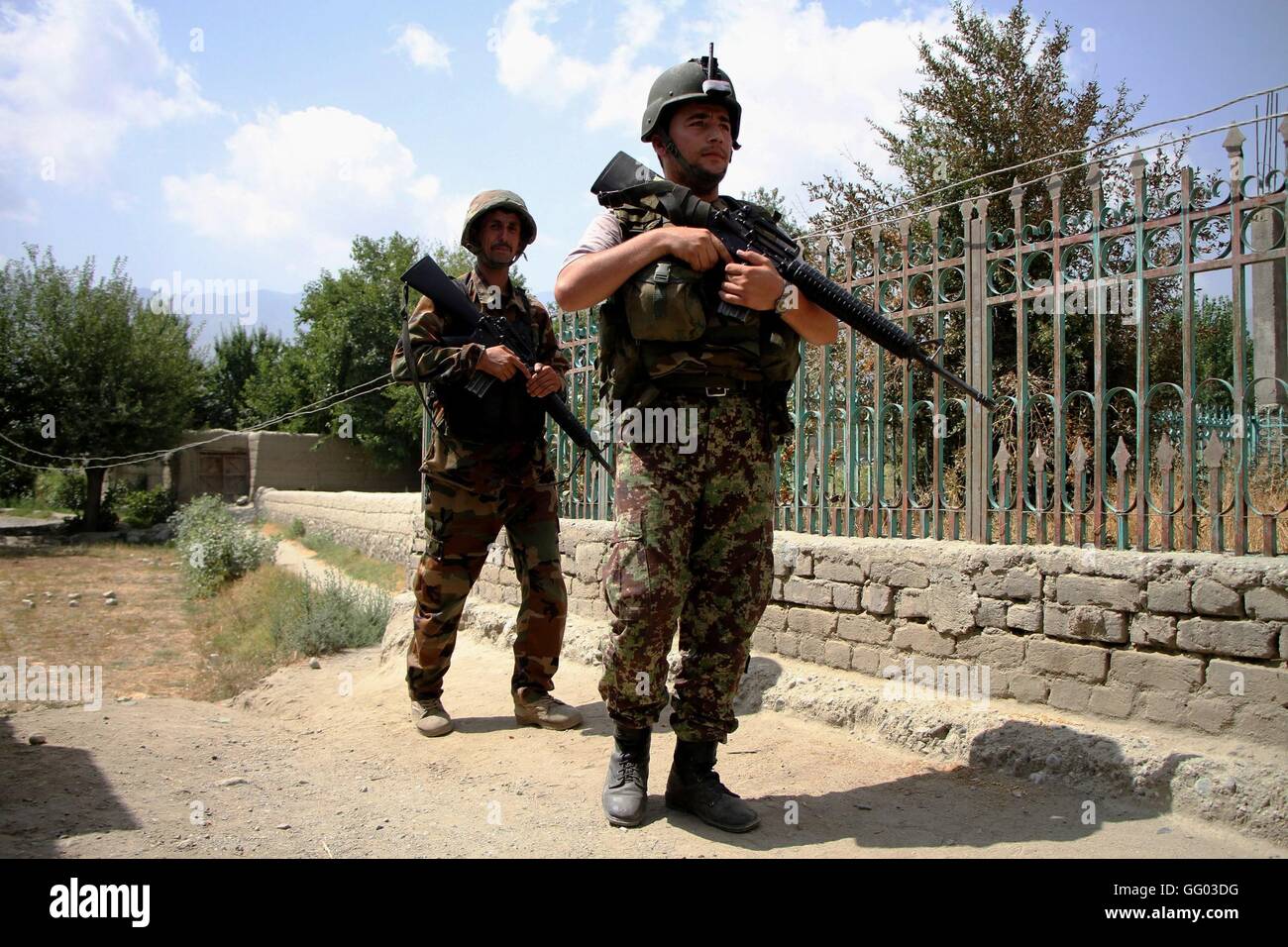 Islamic fighters killing hi-res stock photography and images - Alamy