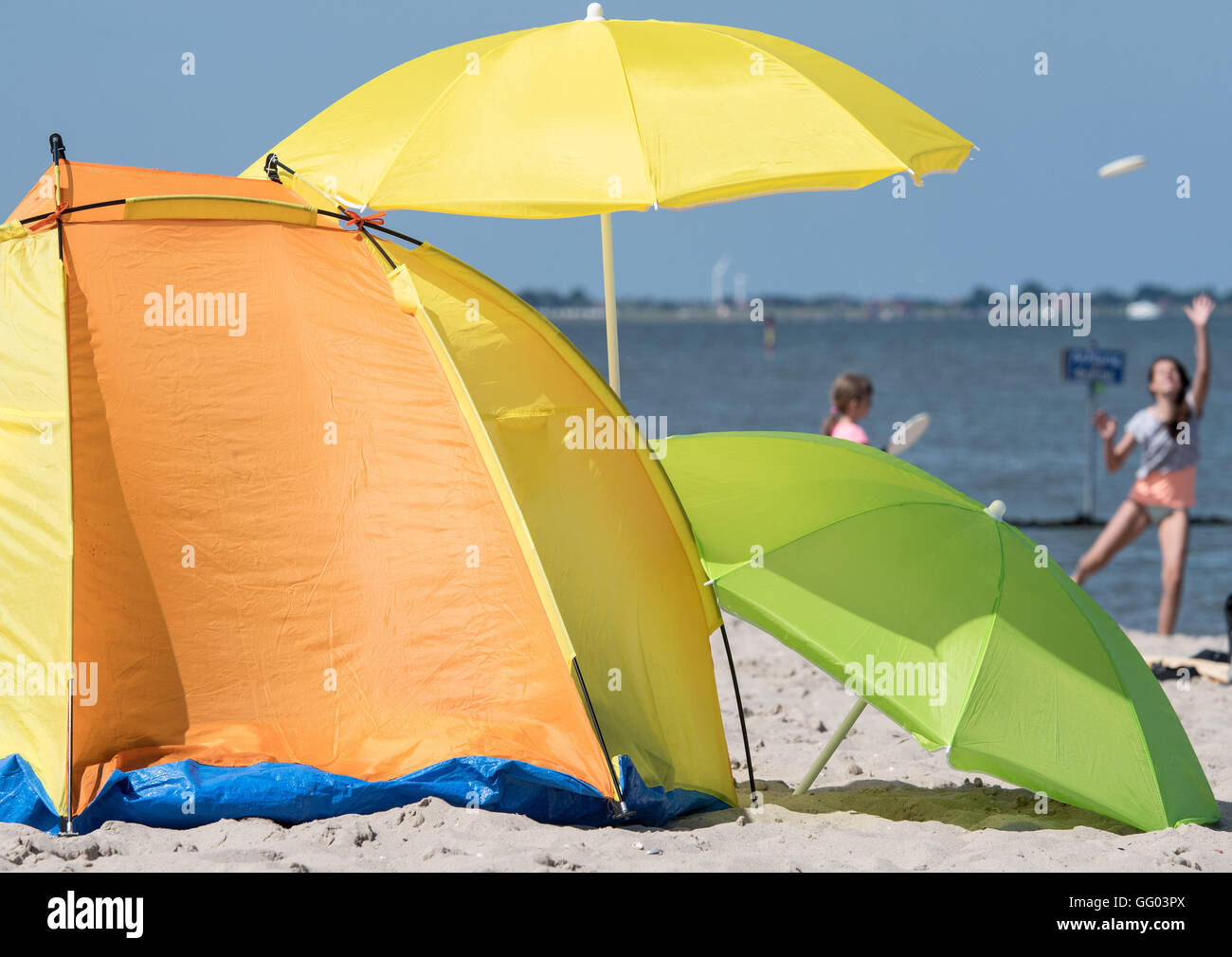 Wind protection hi-res stock photography and images - Alamy