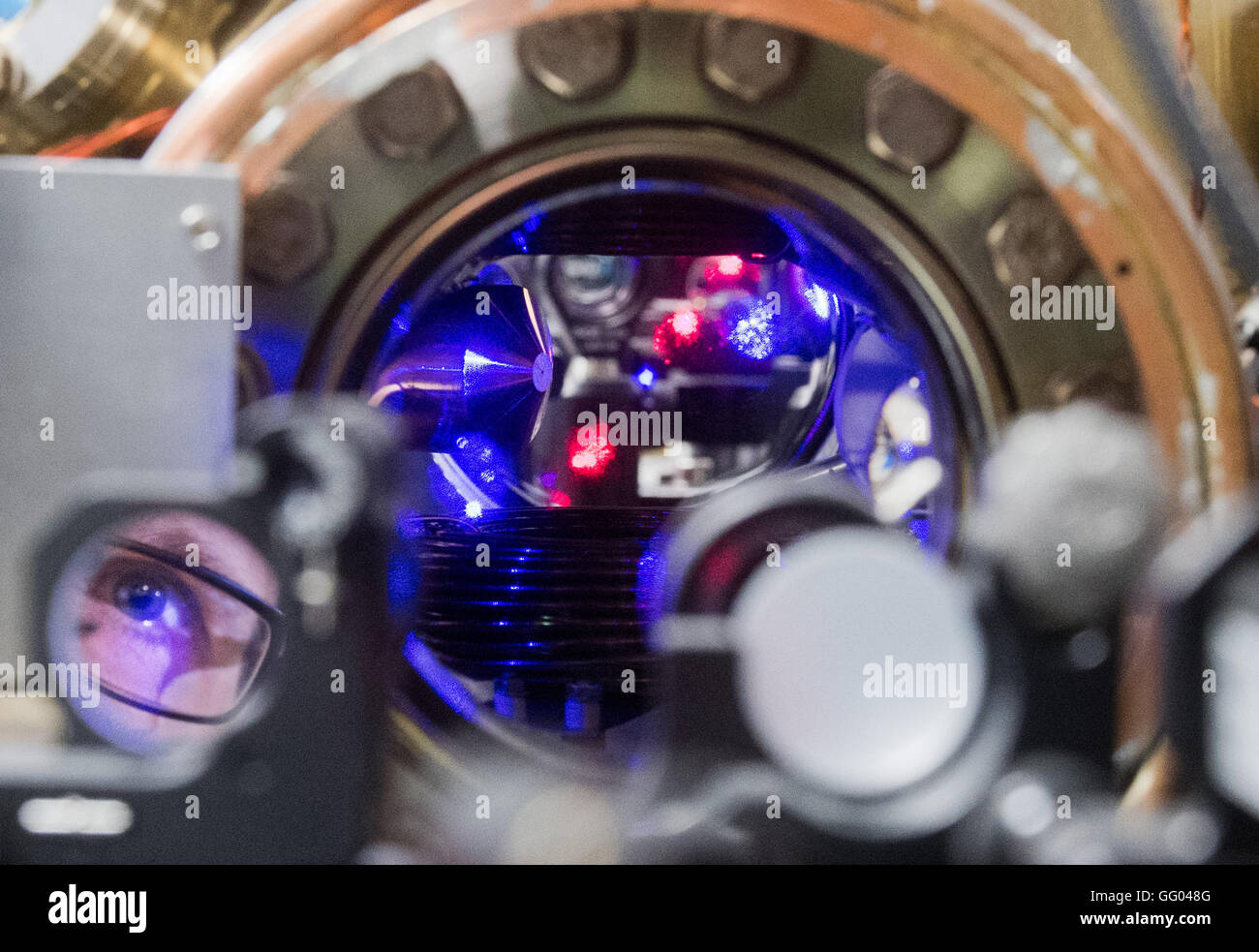 Cesium atomic clock hi-res stock photography and images - Alamy