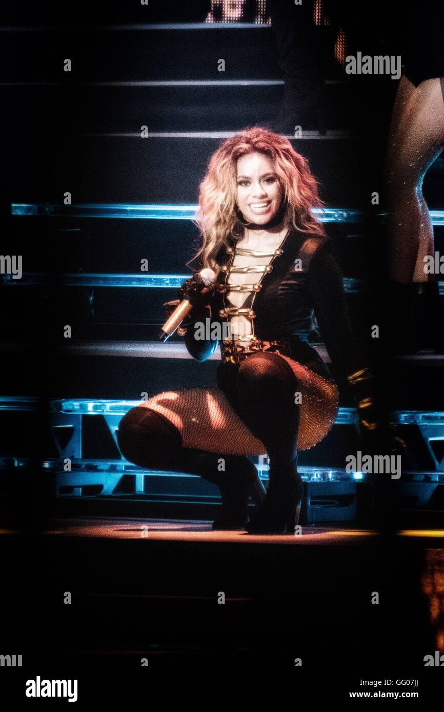 Dinah jane hansen fifth harmony hi-res stock photography and images - Alamy