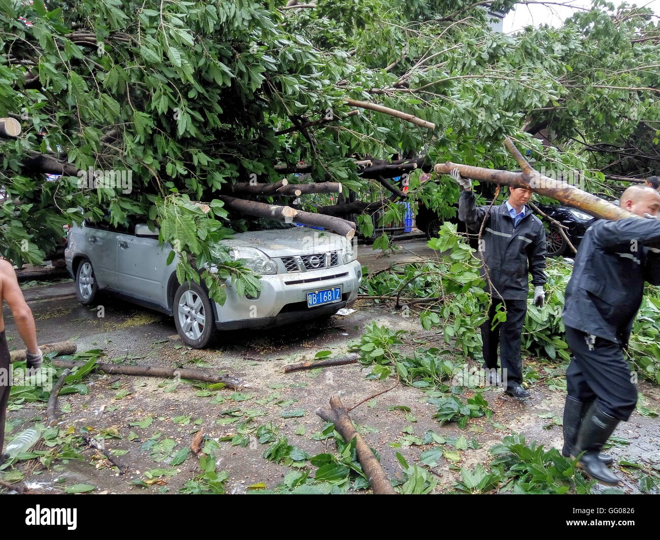 Shenzhen, Shenzhen, China. 2nd Aug, 2016. The 4th Typhoon ''Nida ...