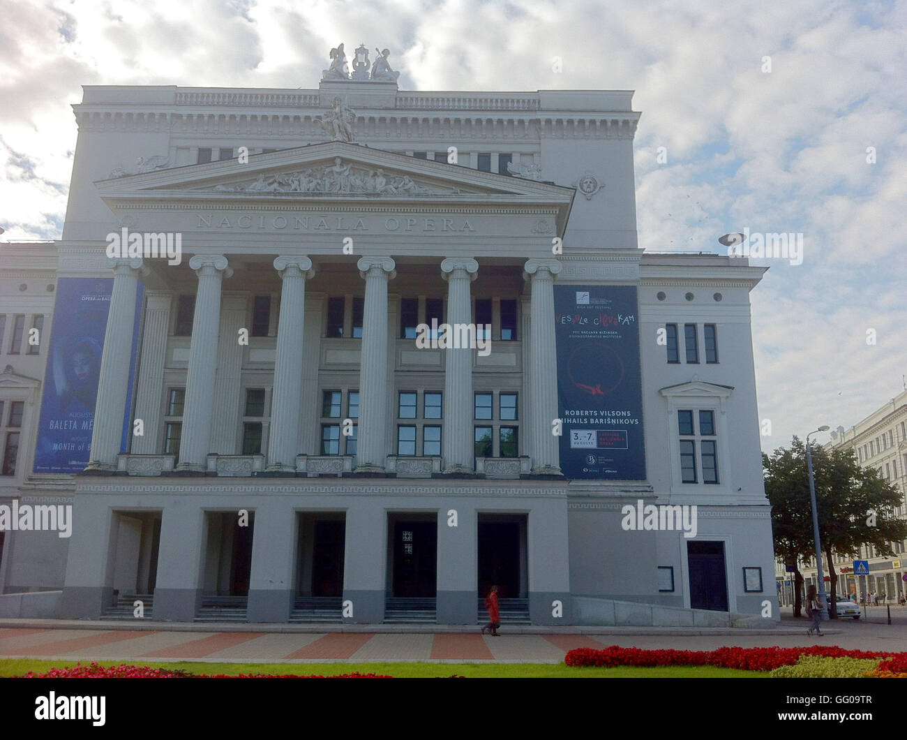 Opera of wire hi-res stock photography and images - Alamy