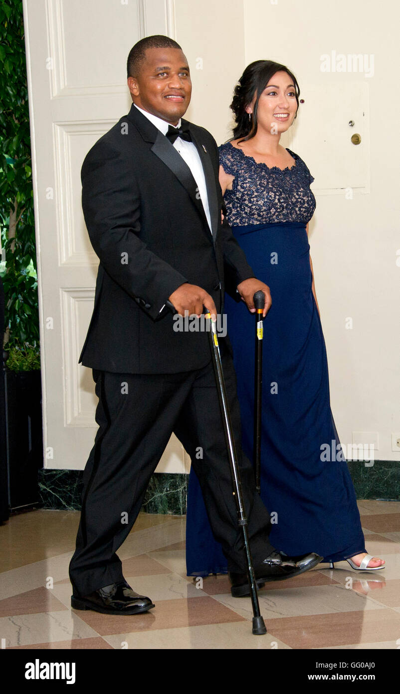 United States Army Major Jeremy Haynes and his wife US Army Reserves ...