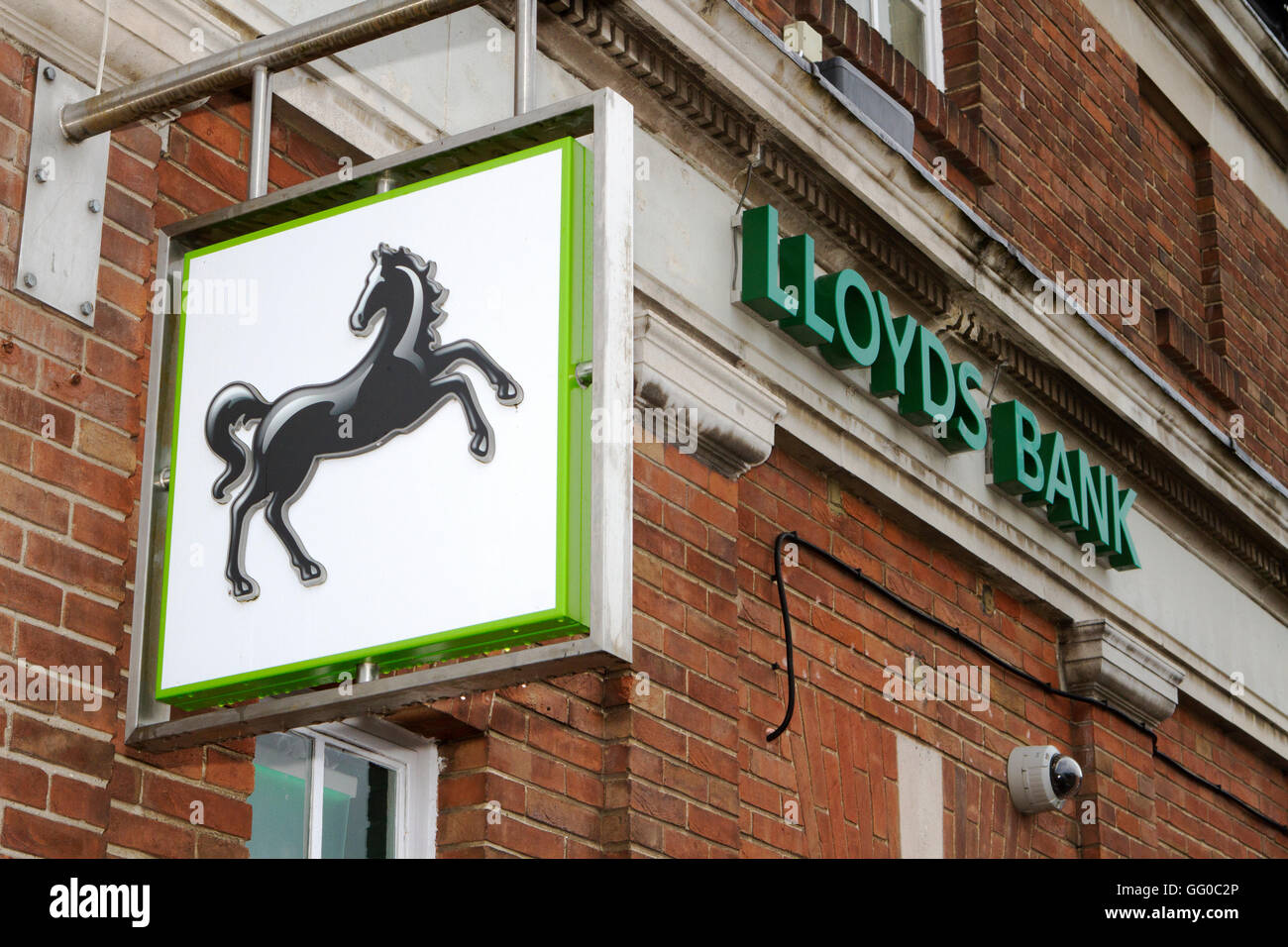Lloyds banking group signs hi-res stock photography and images - Alamy