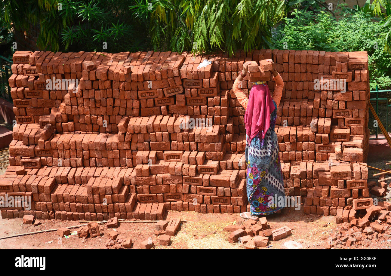 Indian women Laborers Stock Photo - Alamy
