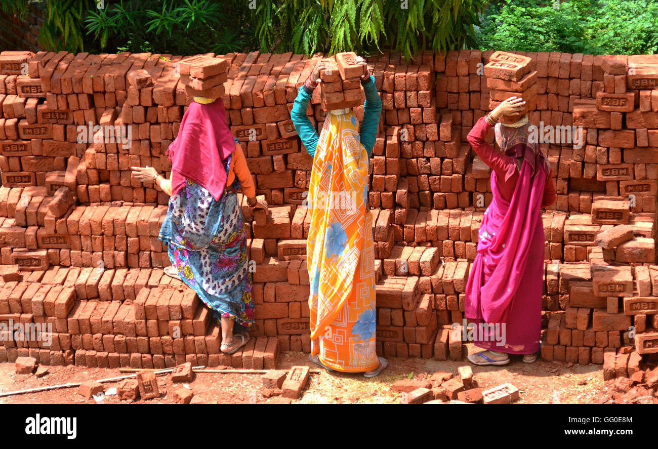 Indian women Laborers Stock Photo - Alamy