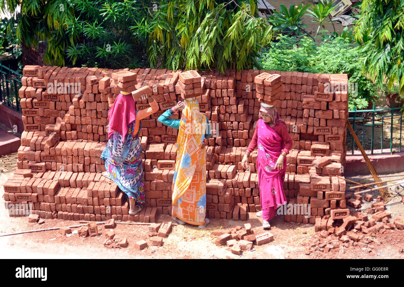 Indian women Laborers Stock Photo - Alamy