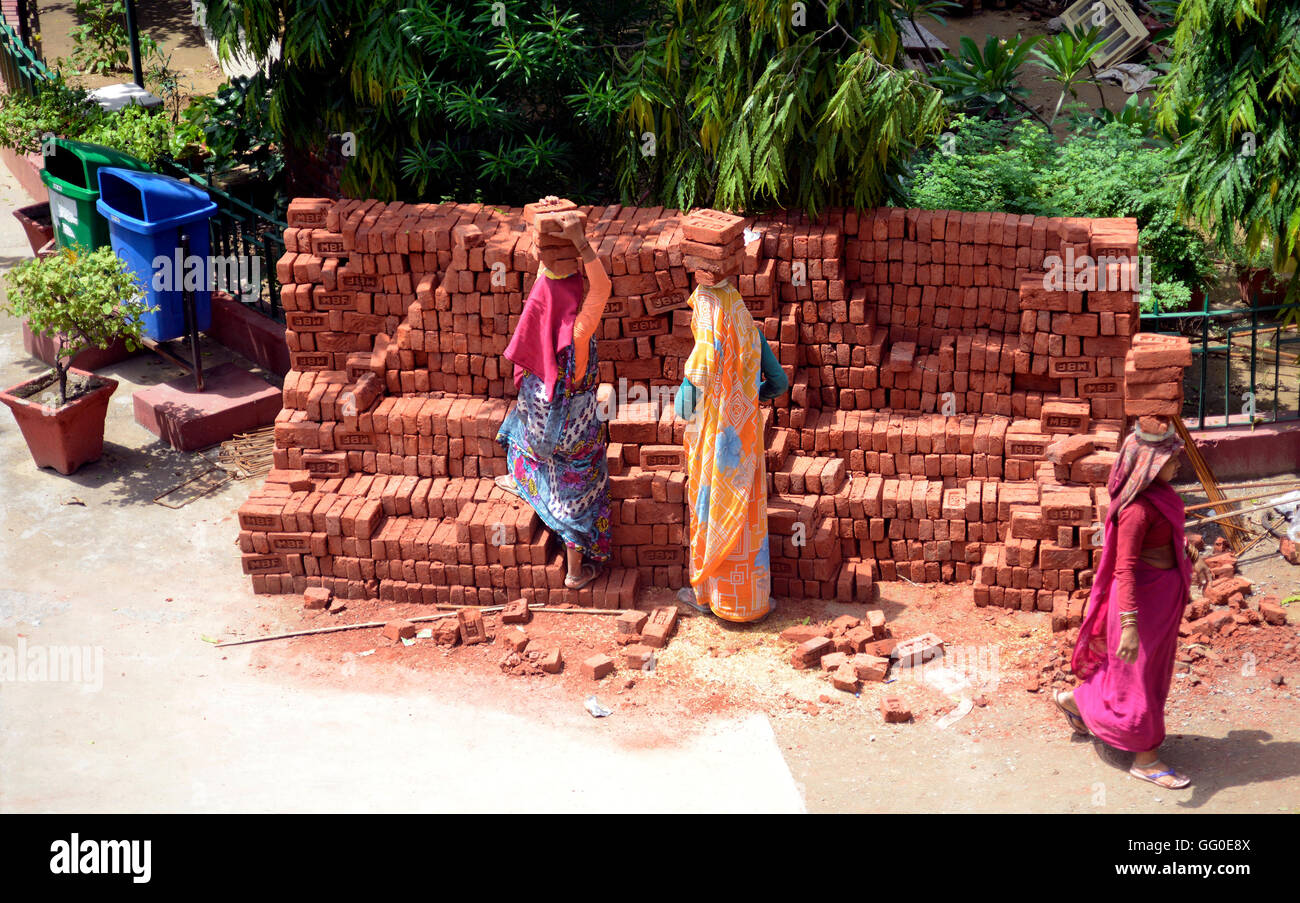 Indian women Laborers Stock Photo - Alamy
