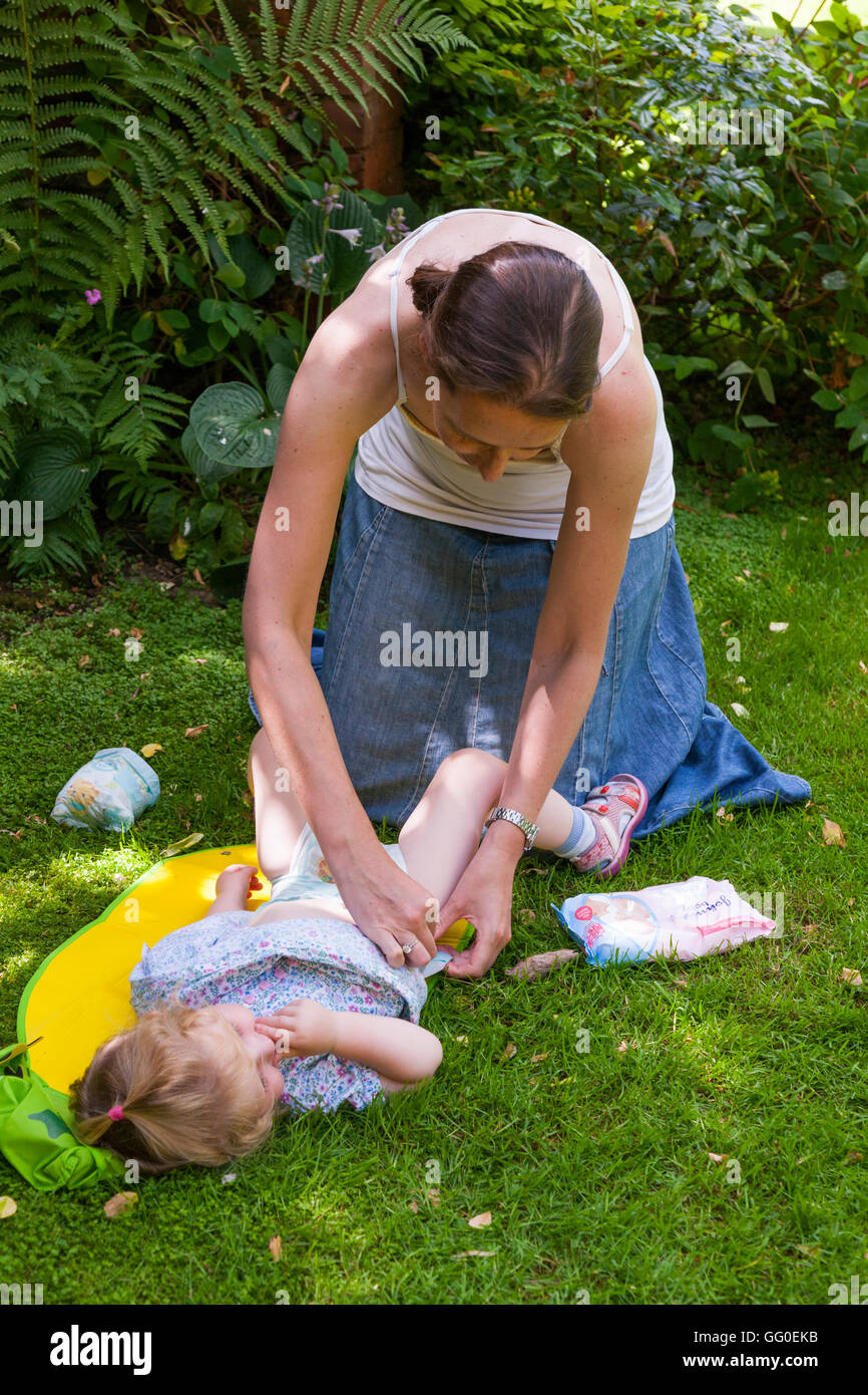 Nappy Change High Resolution Stock Photography And Images Alamy Nappy Change High Resolution Stock Photography And Images Alamy