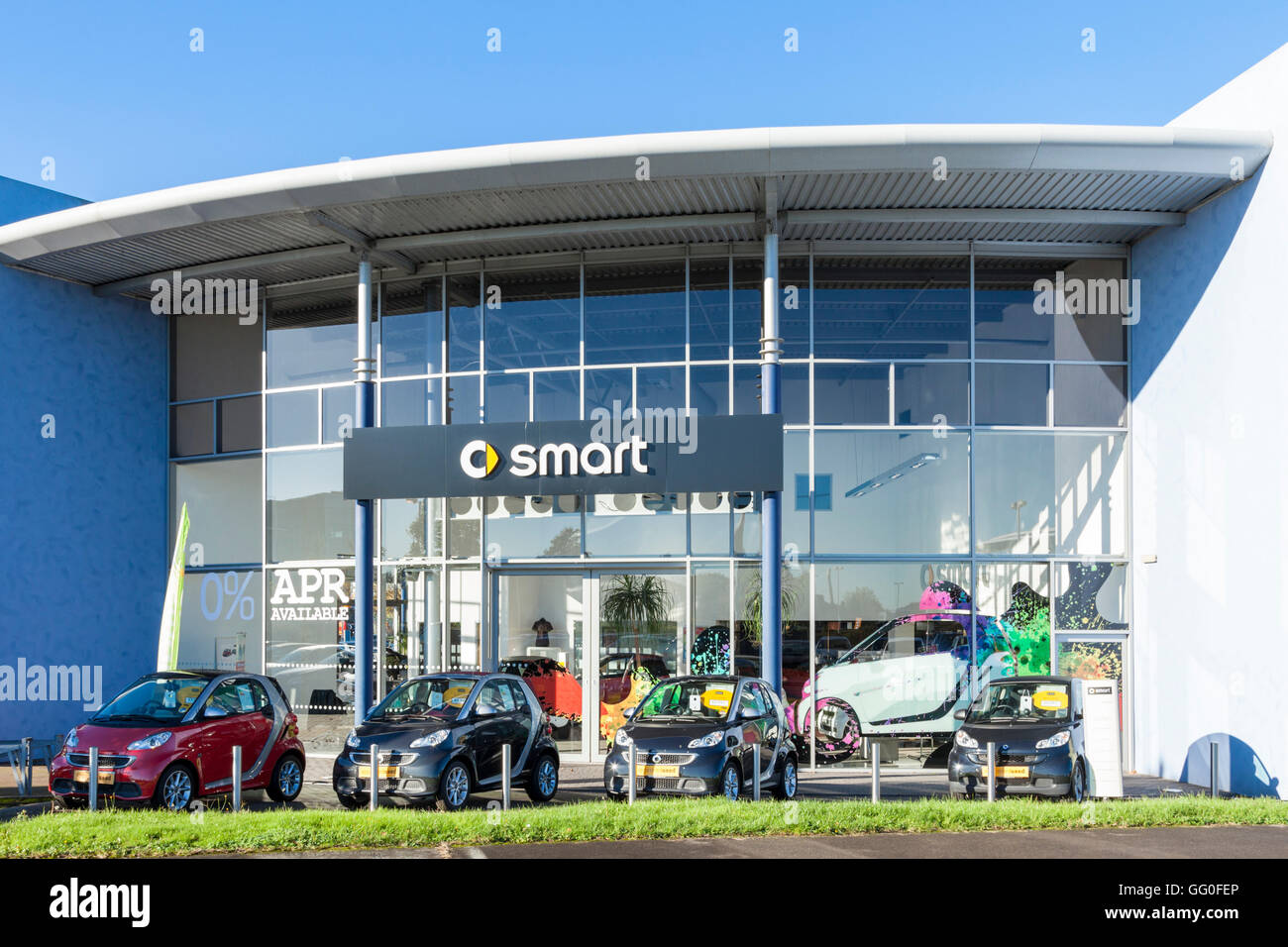 Smart showroom cars car hi-res stock photography and images - Alamy
