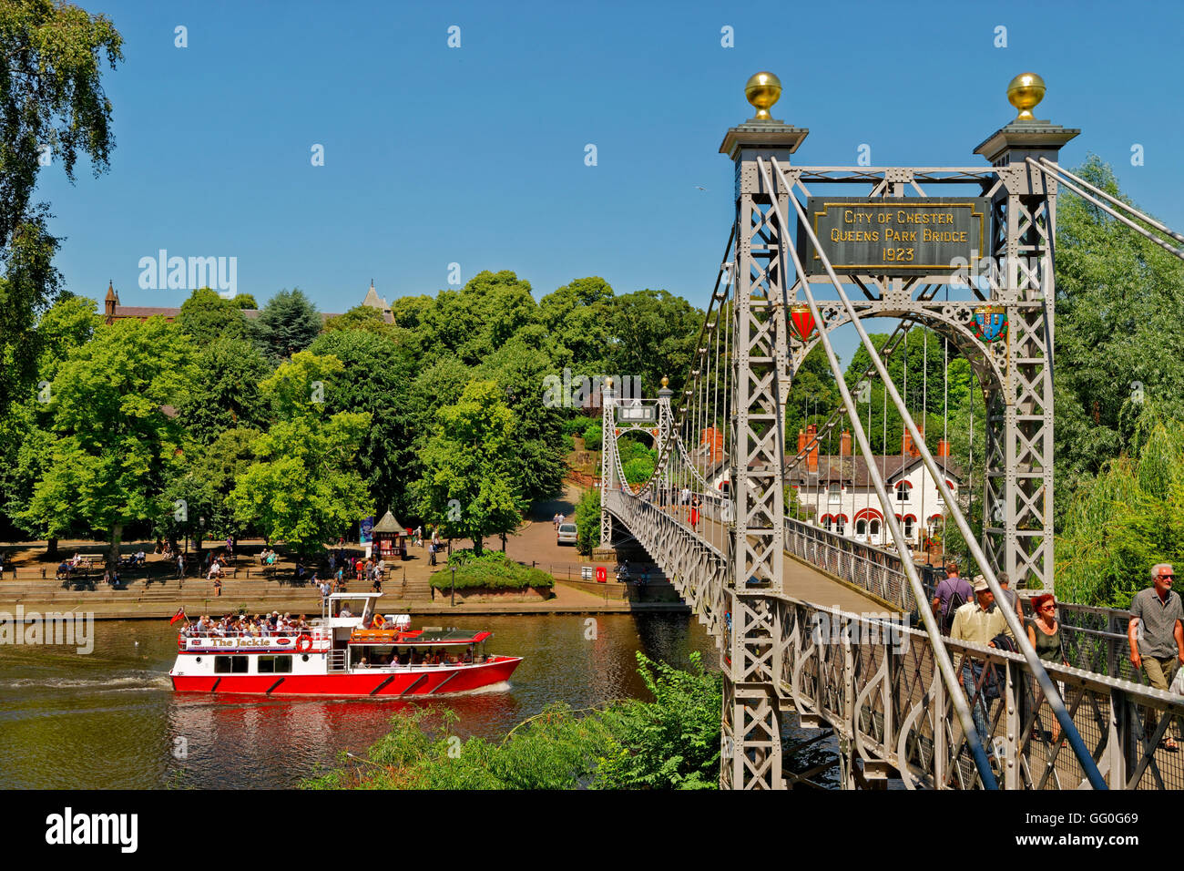 Chester footbridge hi-res stock photography and images - Alamy