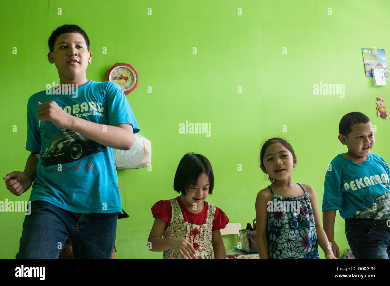 Autistic kids perform in the class at Tempat Pelatihan Harapan ...