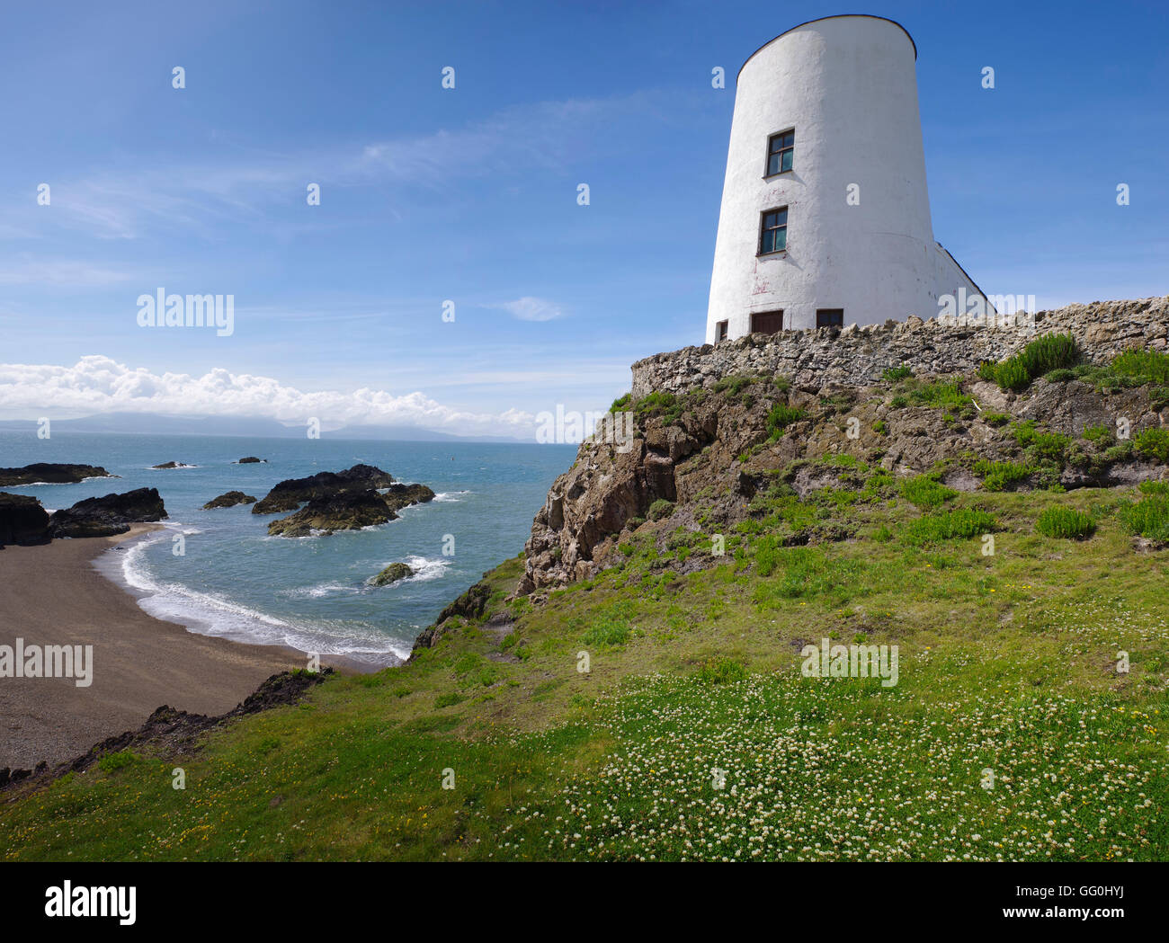 Llanddwyn Island Lighthouse, Newborough Anglesey Stock Photo - Alamy