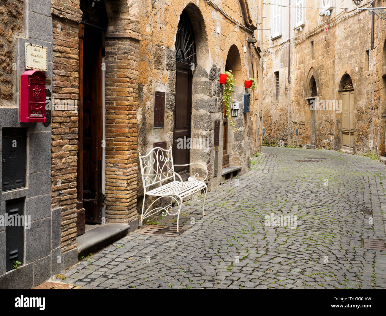 Horizontal street scene hi-res stock photography and images - Alamy