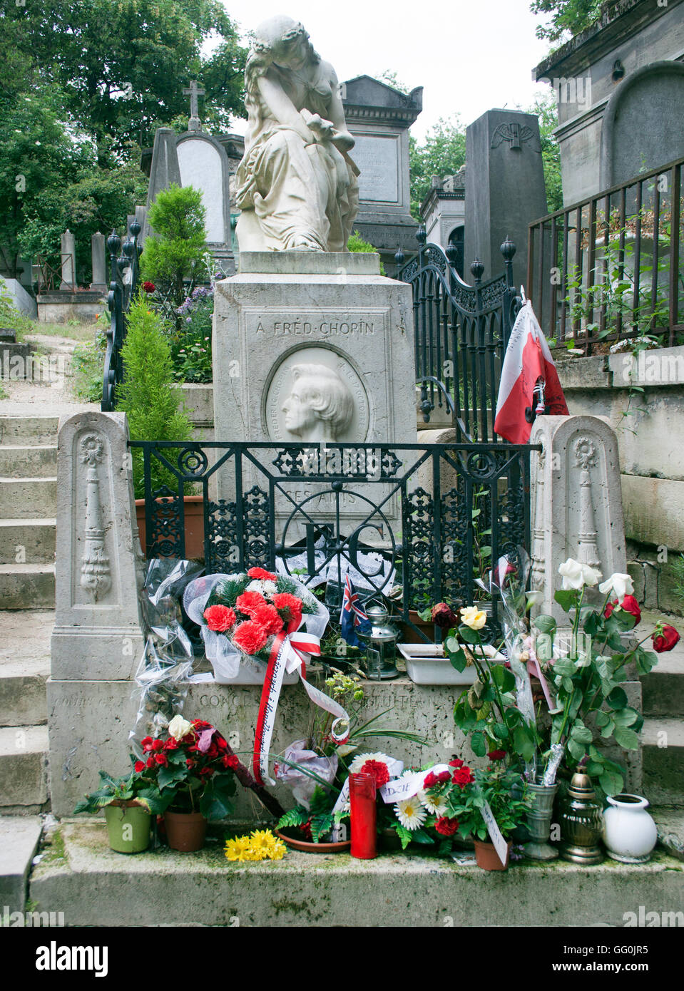 Frédéric Chopin grave at Pere Lachaise Cemetery in Paris France Stock ...