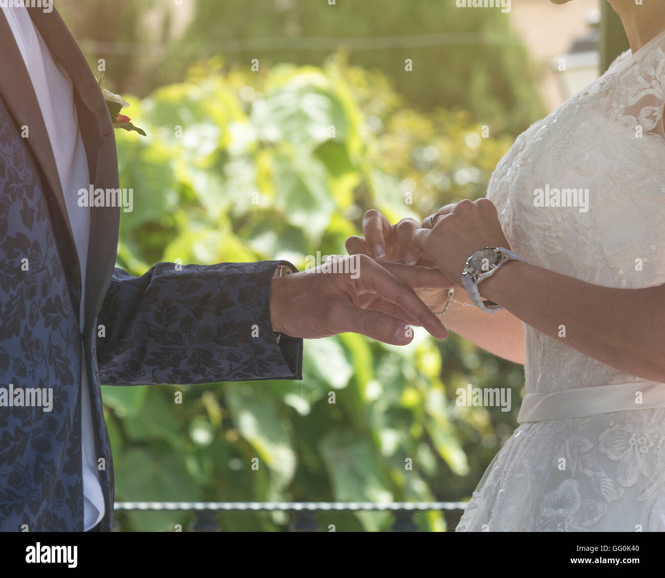 wedding ring bride groom Stock Photo - Alamy