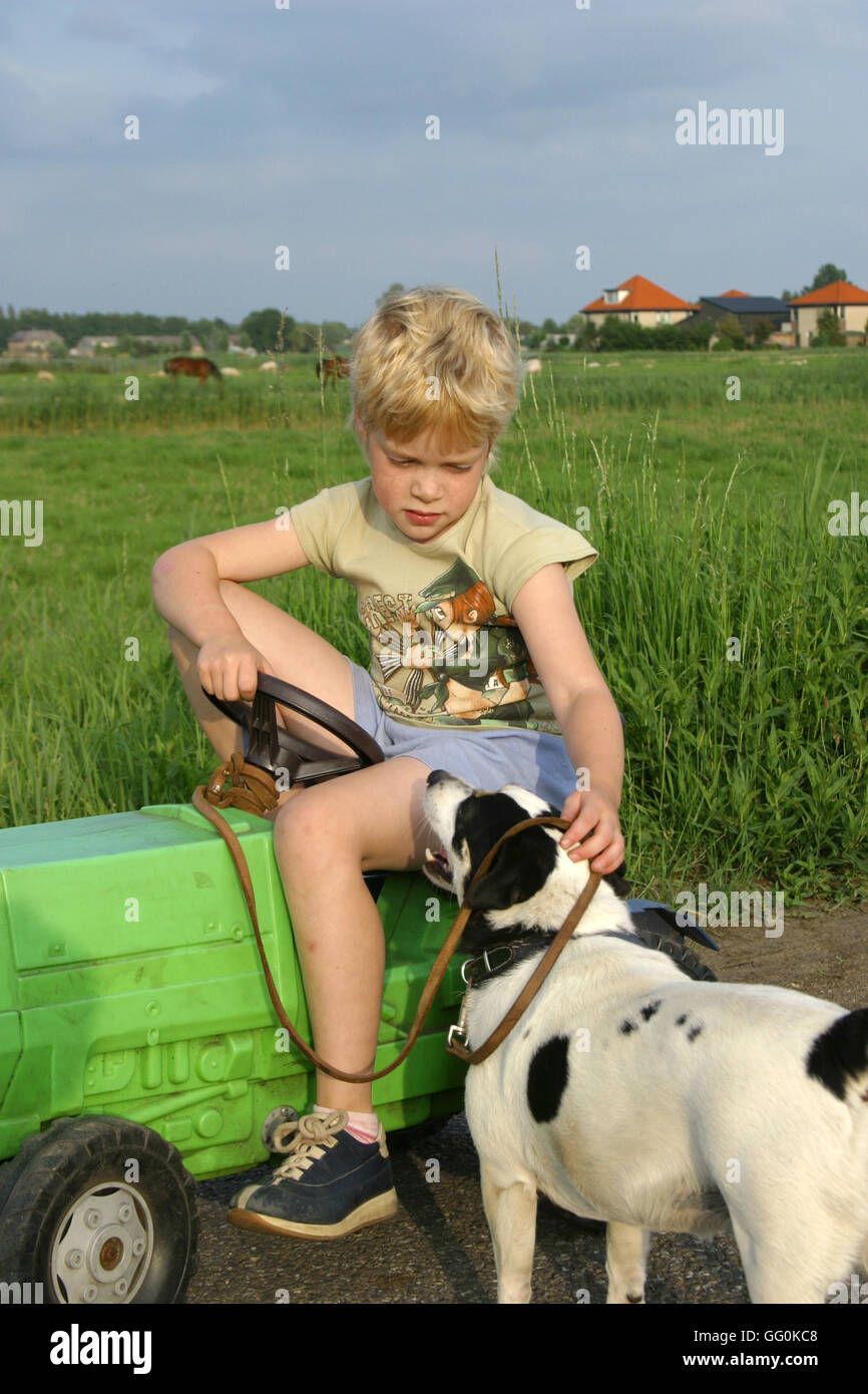 Farmers child hi-res stock photography and images - Alamy