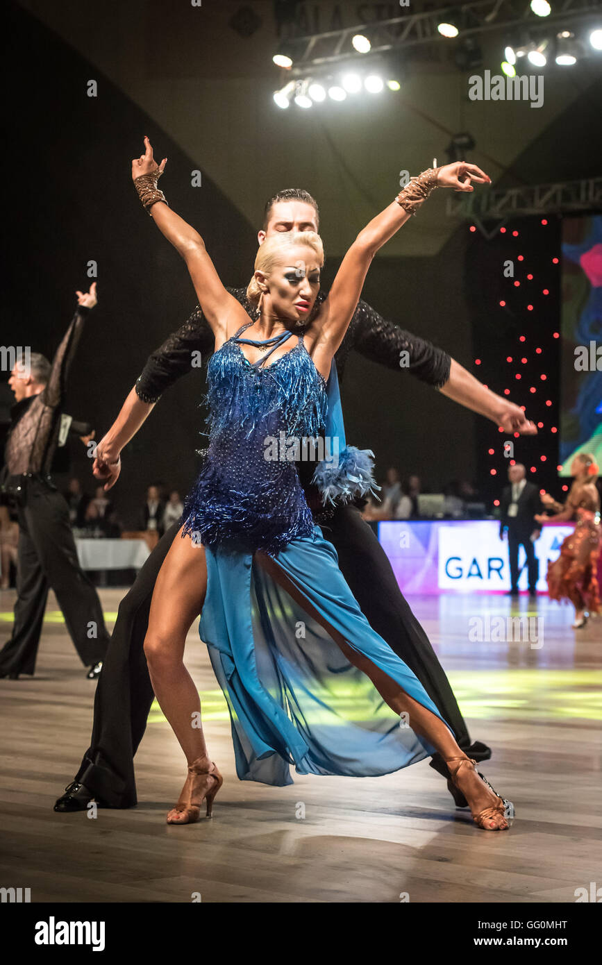 dancers dancing latin dance Stock Photo - Alamy