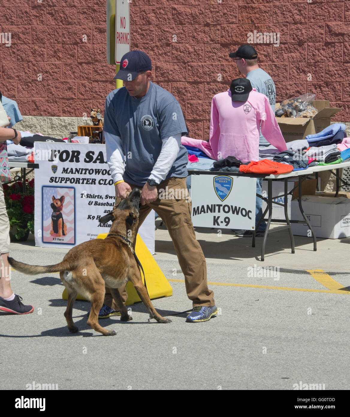 Officer Nick Place of the Manitowoc, WI Police Dept. K-9 Unit ...