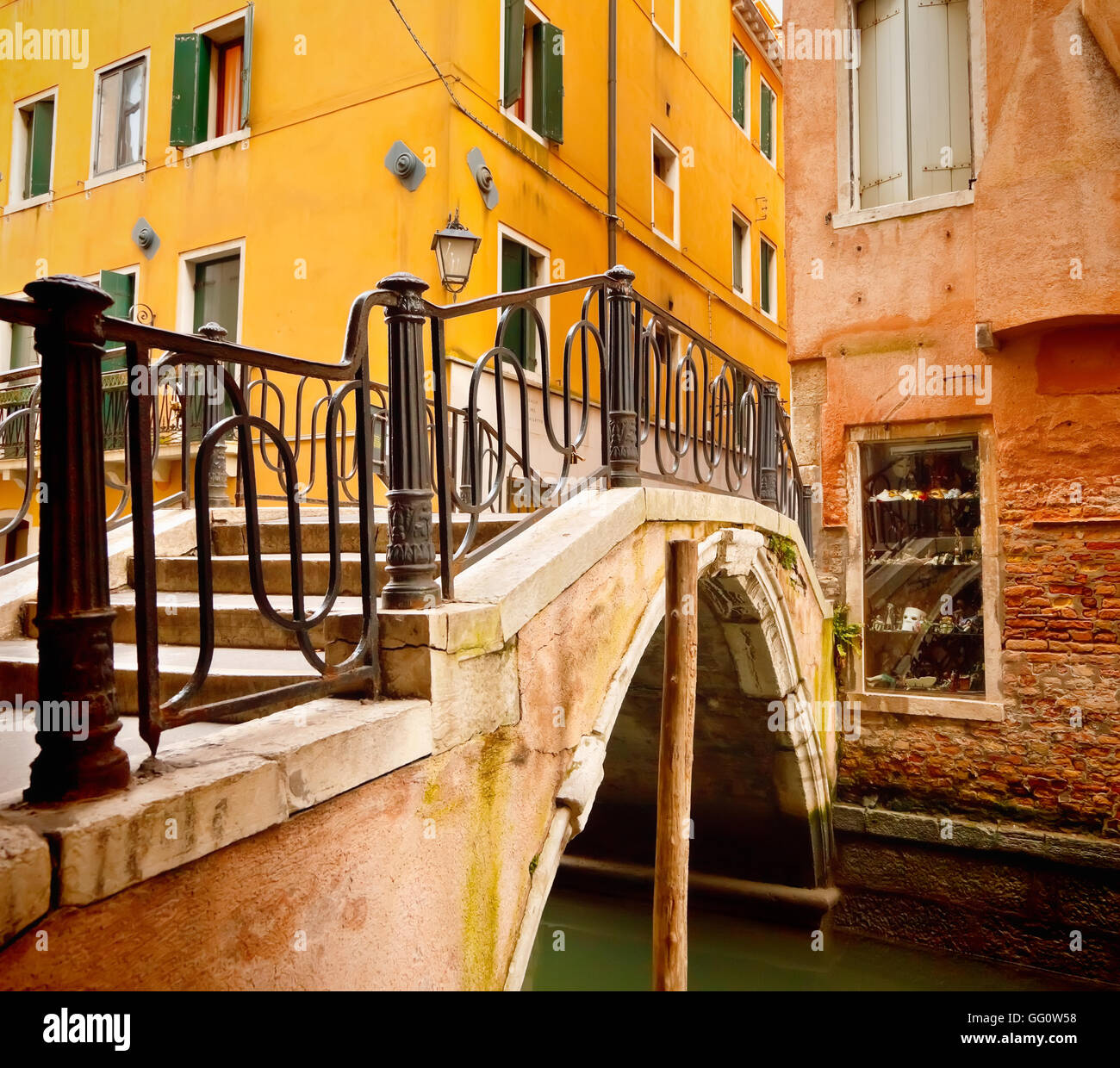 Small bridge in Venice Stock Photo - Alamy