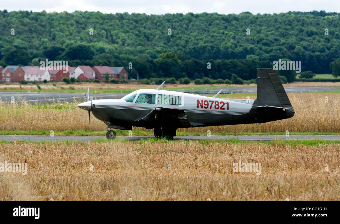 Mooney aircraft hi-res stock photography and images - Alamy